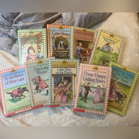 Scholastic | Other | Book Bundle Laura Ingalls Wilder Little House On ...